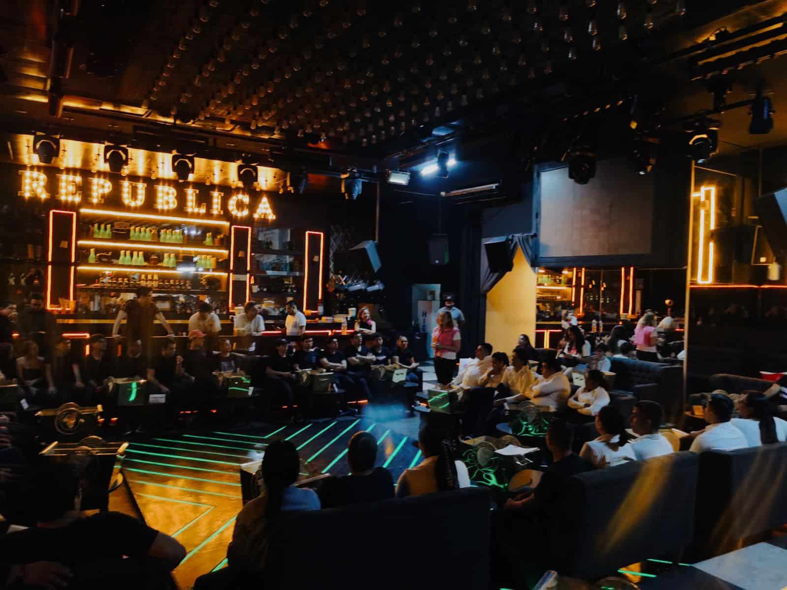 Priscila Ramírez, se reunió con el staff del Grupo Mandarín de la ...